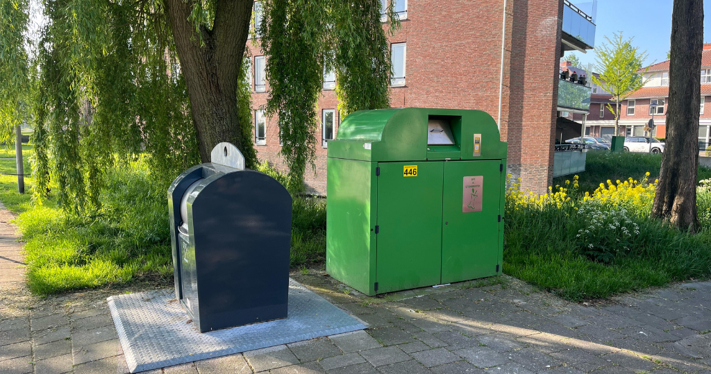Reiniging van de Groente, fruit- en tuinafval (GFT) verzamelcontainers ...